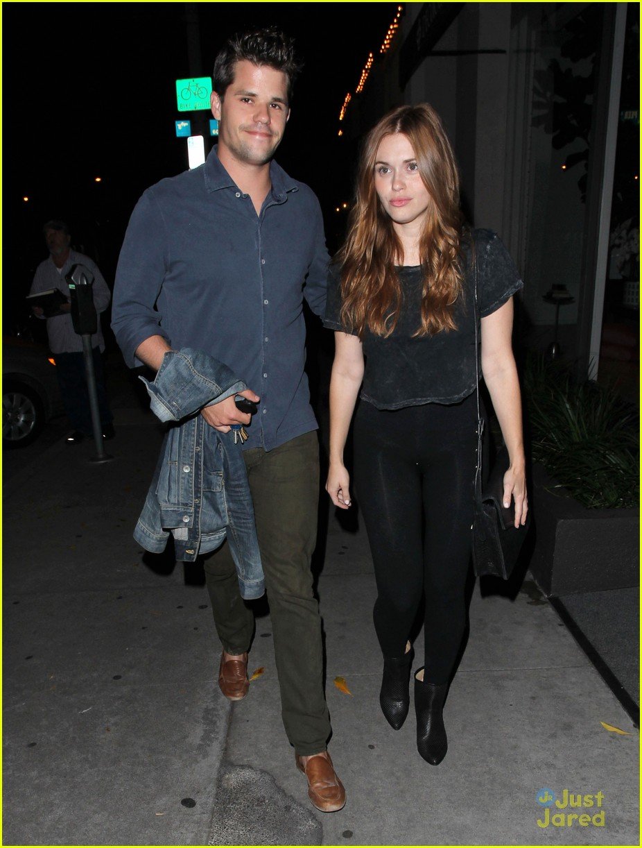 Holland Roden Teases A Possible Cast Member Return For 'Teen Wolf ...