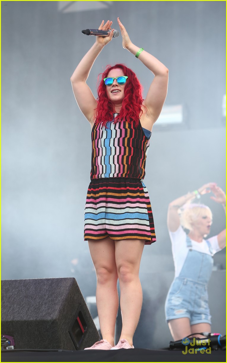 Katy B Needed A Body Double To Watch Jhene Aiko At Wireless Festival ...