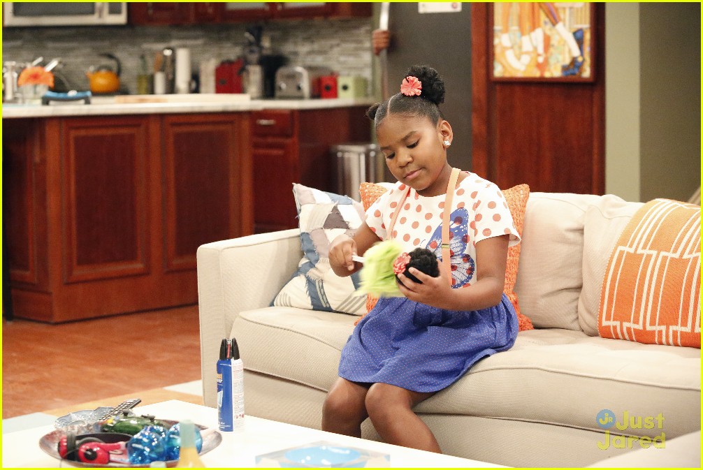 Full Sized Photo of kc undercover first friend stills 06 | Marisa ...