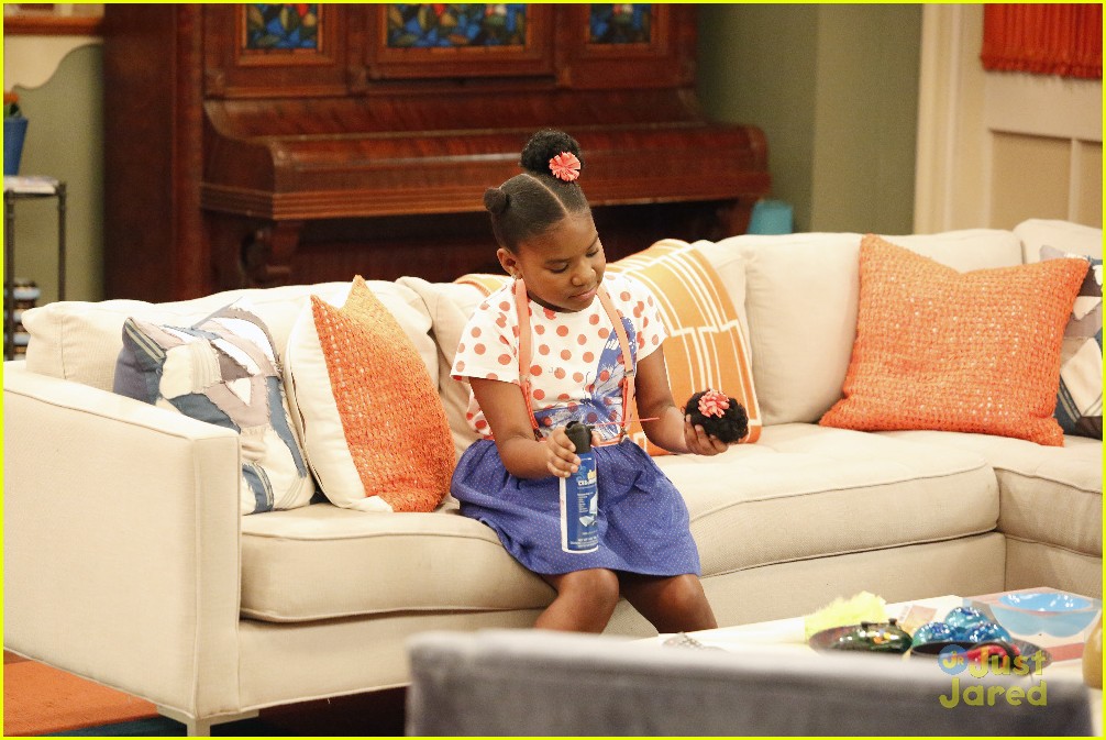 Full Sized Photo of kc undercover first friend stills 09 | Marisa ...