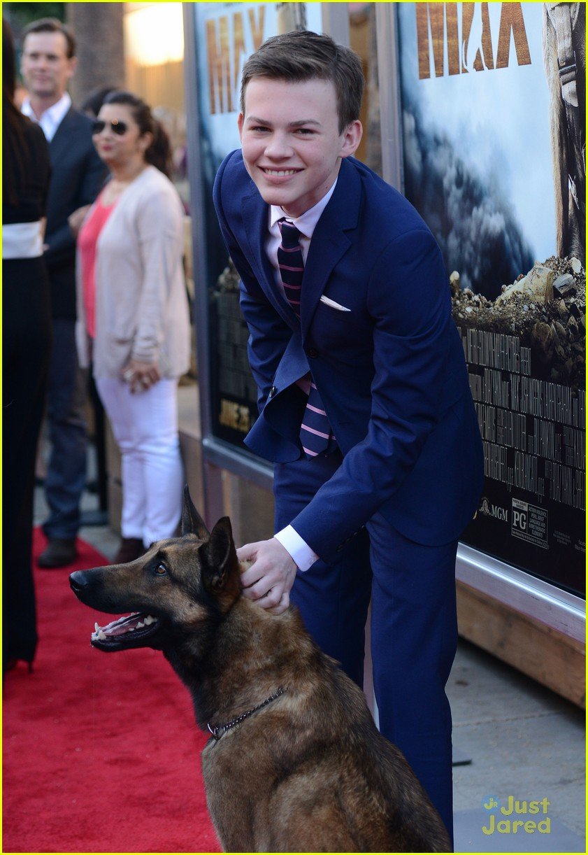 Hayden Byerly Hits Up 'Max' Movie Premiere With Stars Josh Wiggins ...