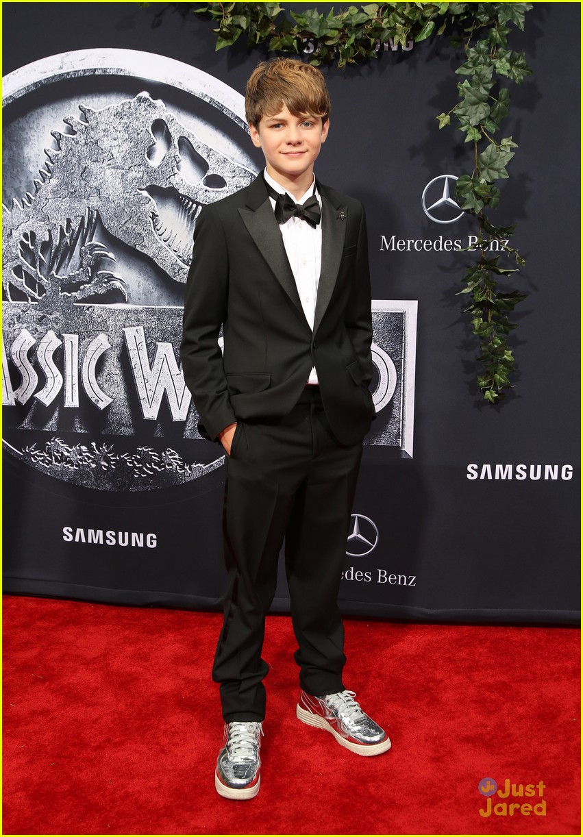 Ty Simpkins Takes JJJ To 'Jurassic World' Premiere - See All The Pics ...