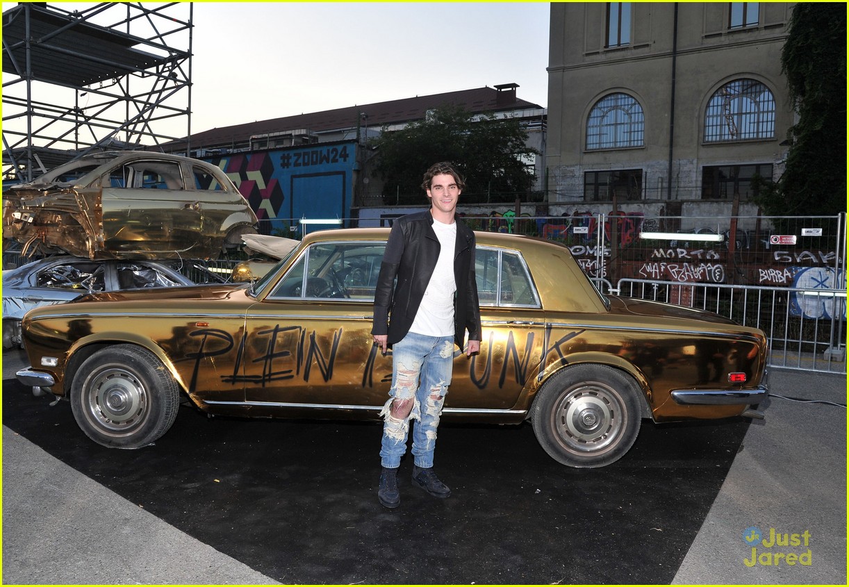 RJ Mitte Walks In Vivienne Westwood Show in Milan - See The Pics ...