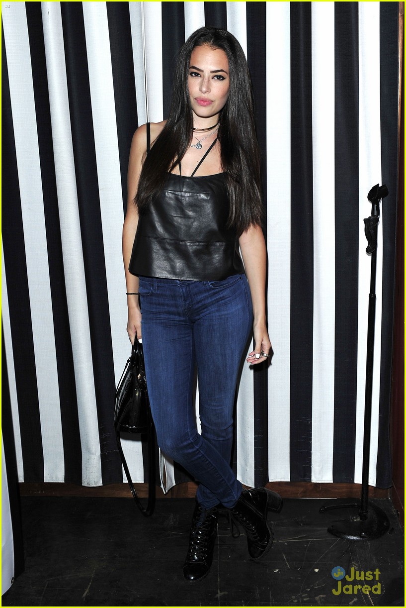 Zac Efron & Sami Miro Totally Have That Selfie Stick Swag | Photo ...