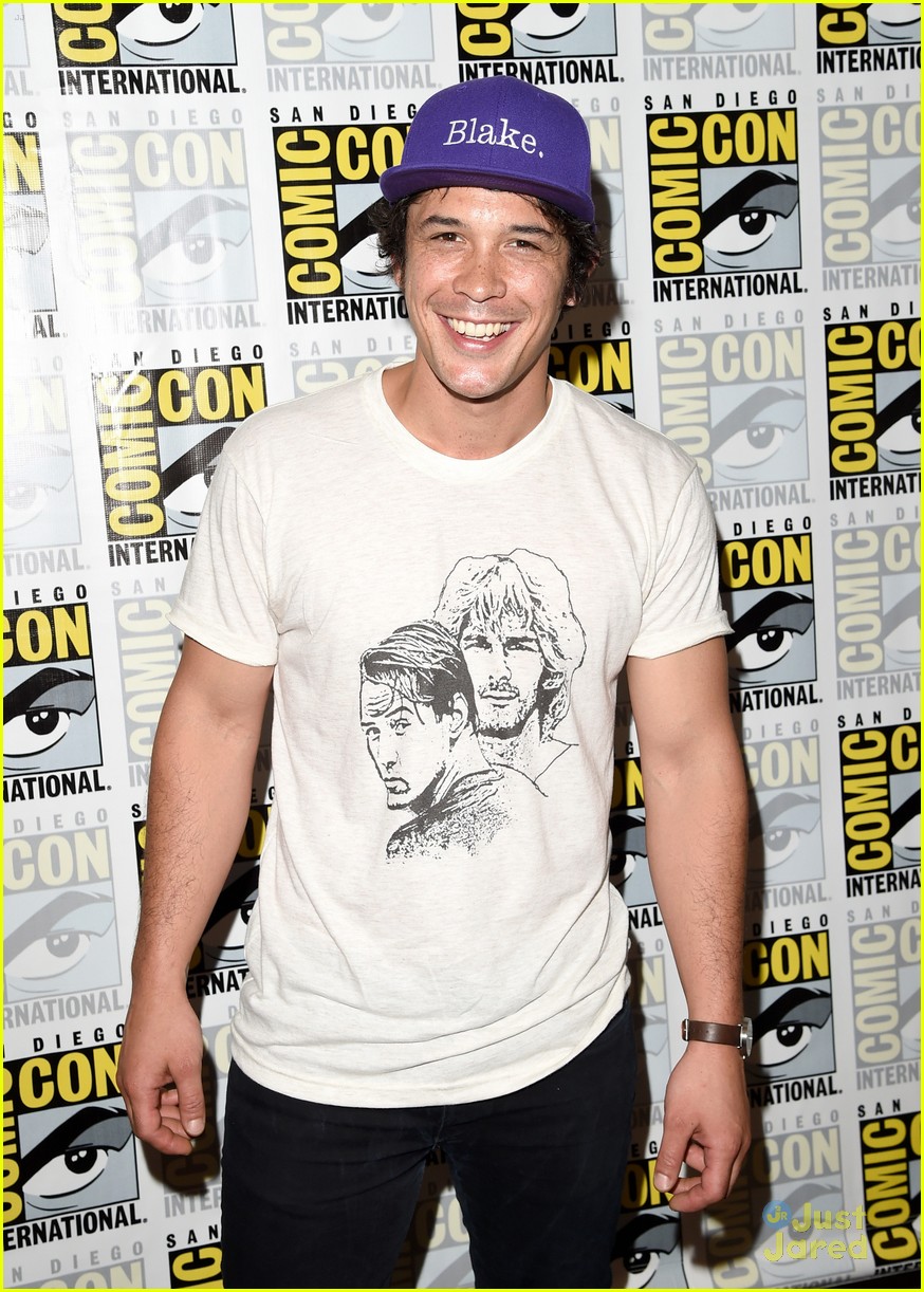 Eliza Taylor, Bob Morley & 'The 100' Stars Dish On Season Three At ...