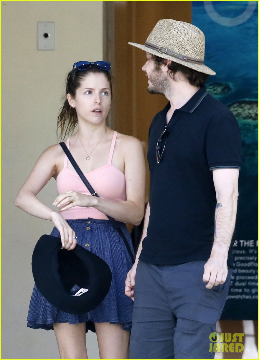 Anna Kendrick & Boyfriend Ben Richardson Spotted Together in Hawaii ...