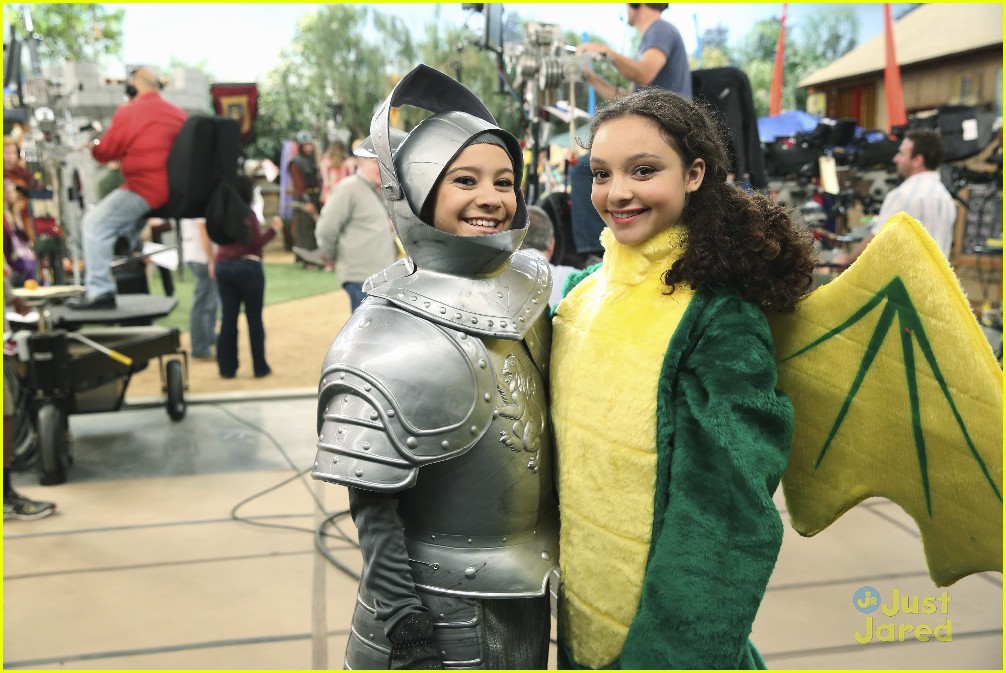 Is Max Really Dating Karl On 'Dog With A Blog'?! | Photo 839287 - Photo ...