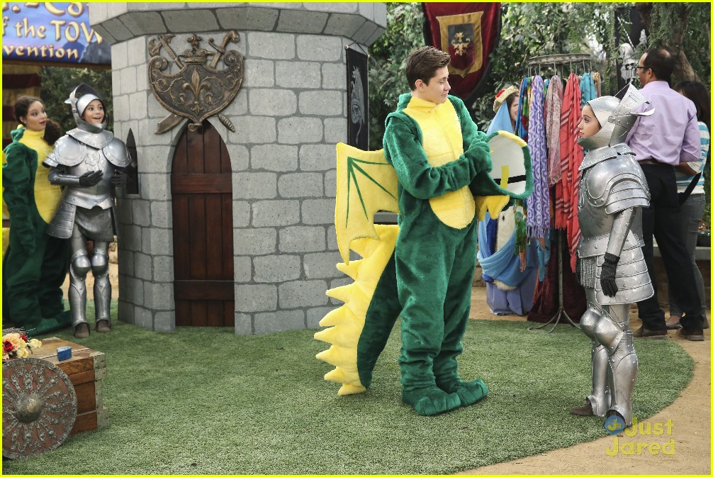 Is Max Really Dating Karl On 'Dog With A Blog'?! | Photo 839296 - Photo ...