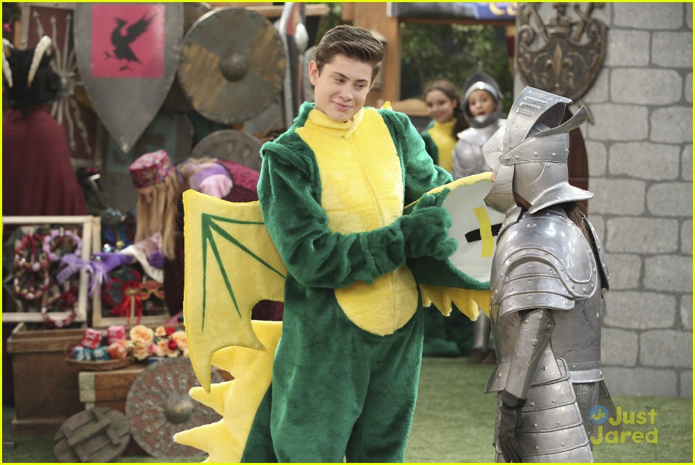 Is Max Really Dating Karl On 'Dog With A Blog'?! | Photo 839305 - Photo ...