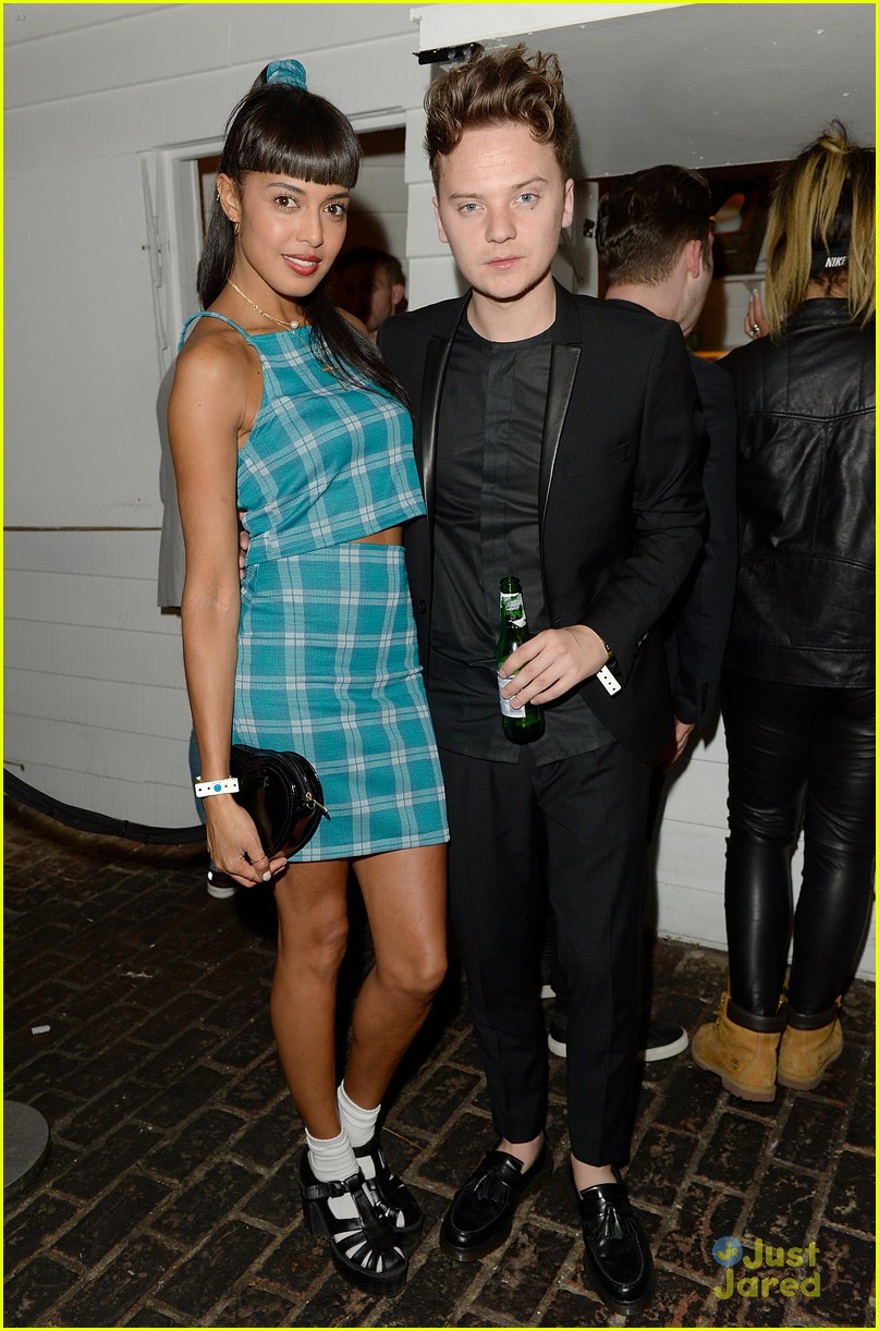 Ella Eyre & Oliver Cheshire Party It Up With Warner Music Group | Photo ...