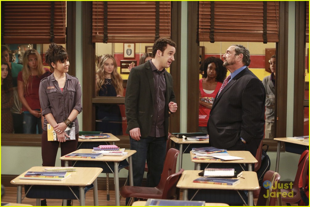 Cory Stands Up For The New Teacher On 'Girl Meets World' & Gets Fired ...