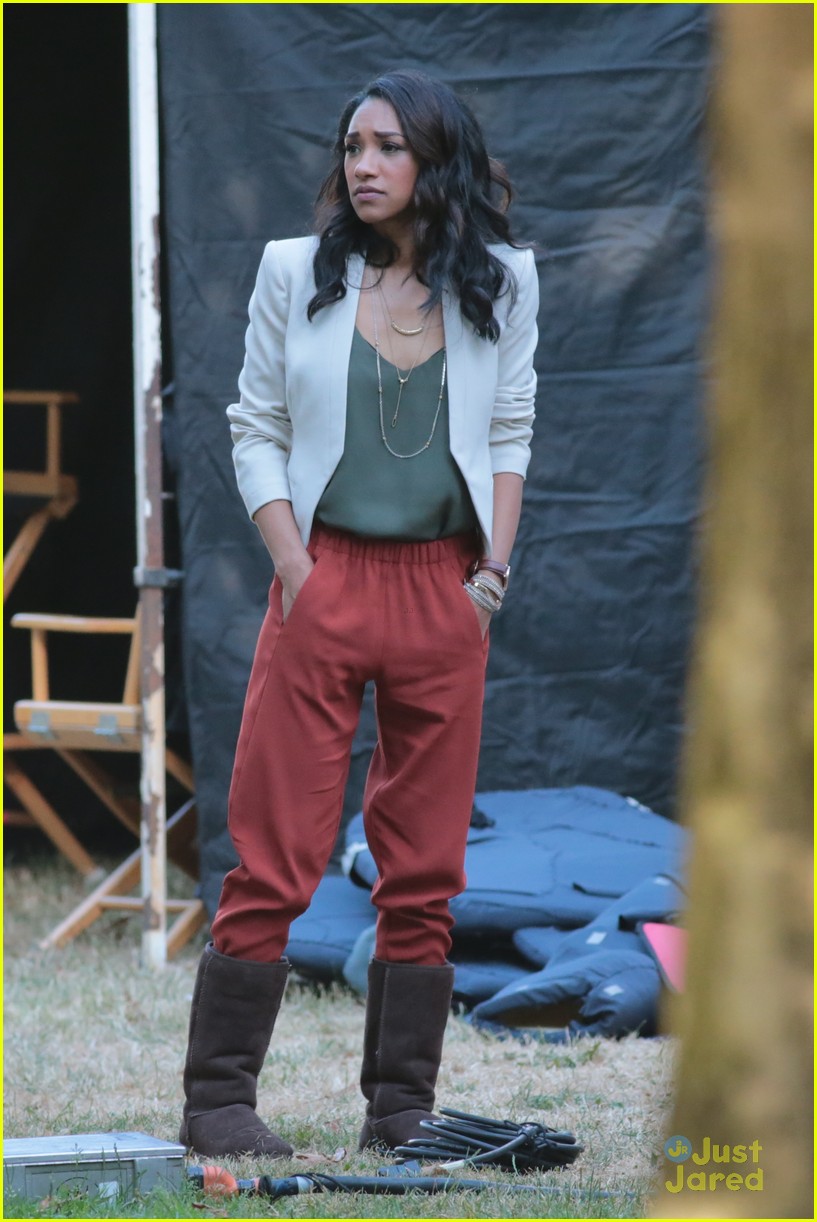 Grant Gustin Teases 'Flash' Season 2 Love Interests For Barry | Photo ...