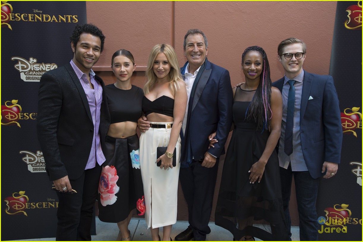 Why Wasn't Zac Efron at the 'High School Musical' Reunion? | Photo ...