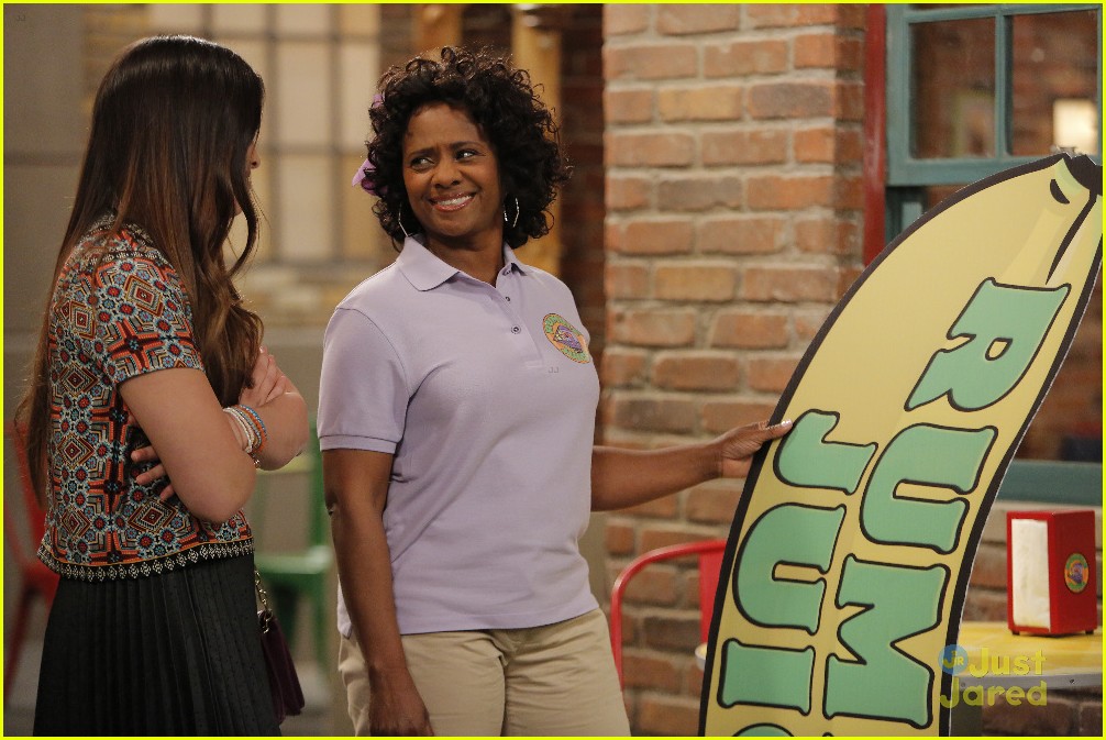 Lindy Sets Garrett Up With The New Girl In School On 'I Didn't Do It ...