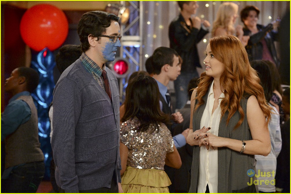 Ravi Is Crushing Major On A Classmate In New 'Jessie' | Photo 835646 ...