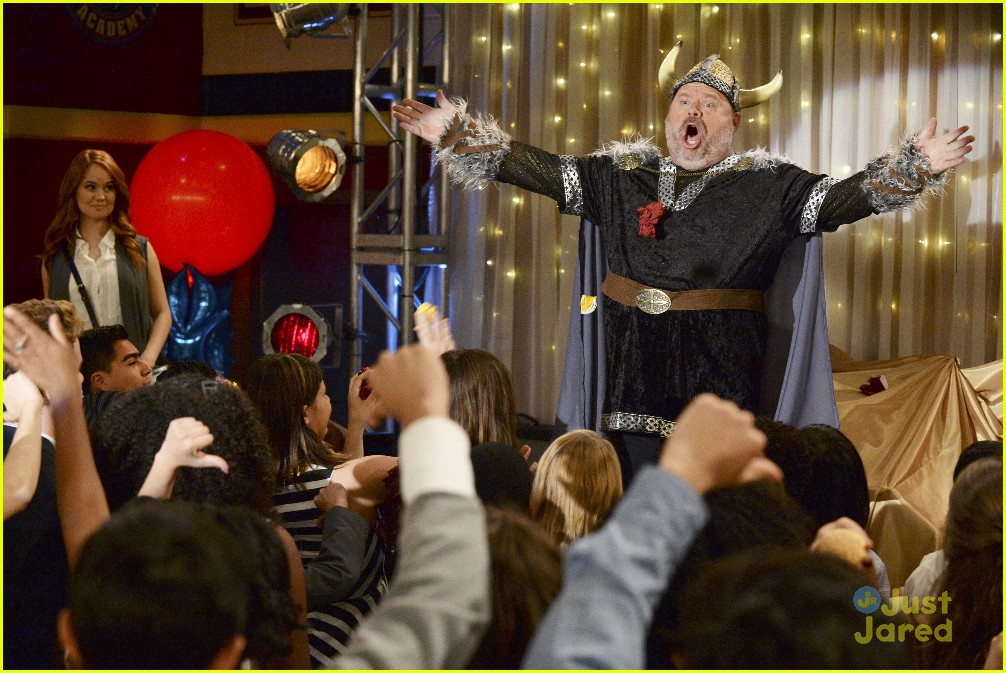 Ravi Is Crushing Major On A Classmate In New 'Jessie' | Photo 835650 ...