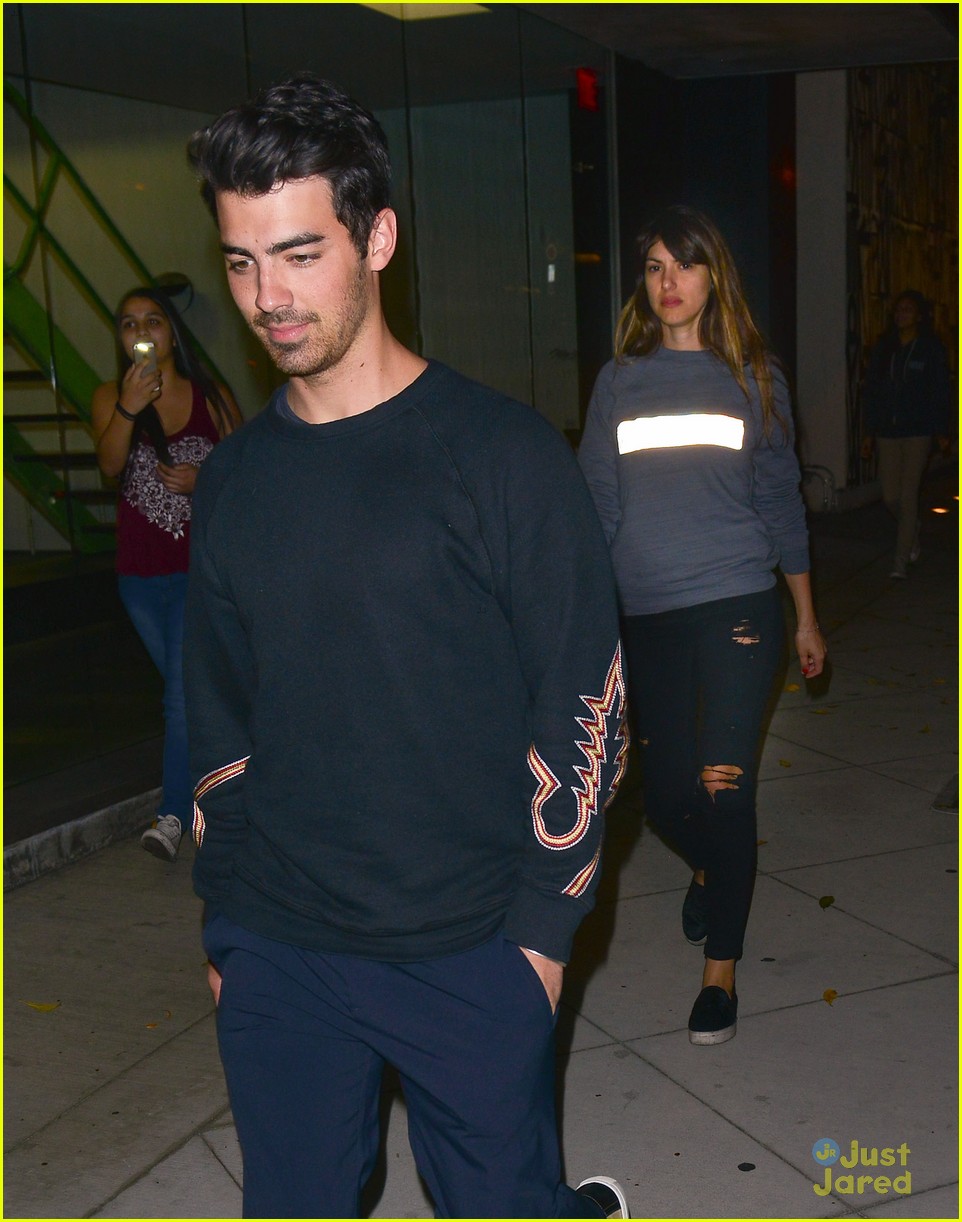 Joe Jonas Steps Out After Cody Simpson is Asked About Him | Photo ...