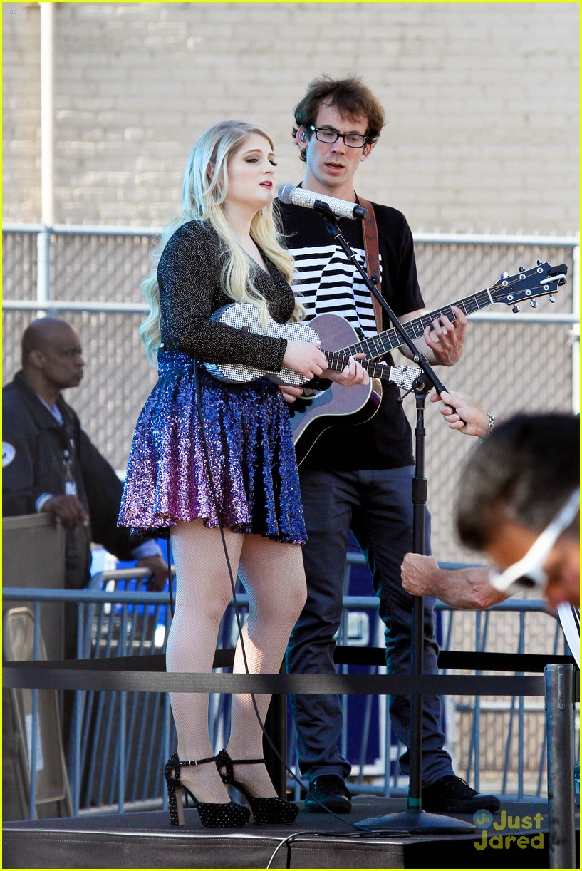 Meghan Trainor Is The New Face of Skechers & Performs 'Like I'm Gonna ...