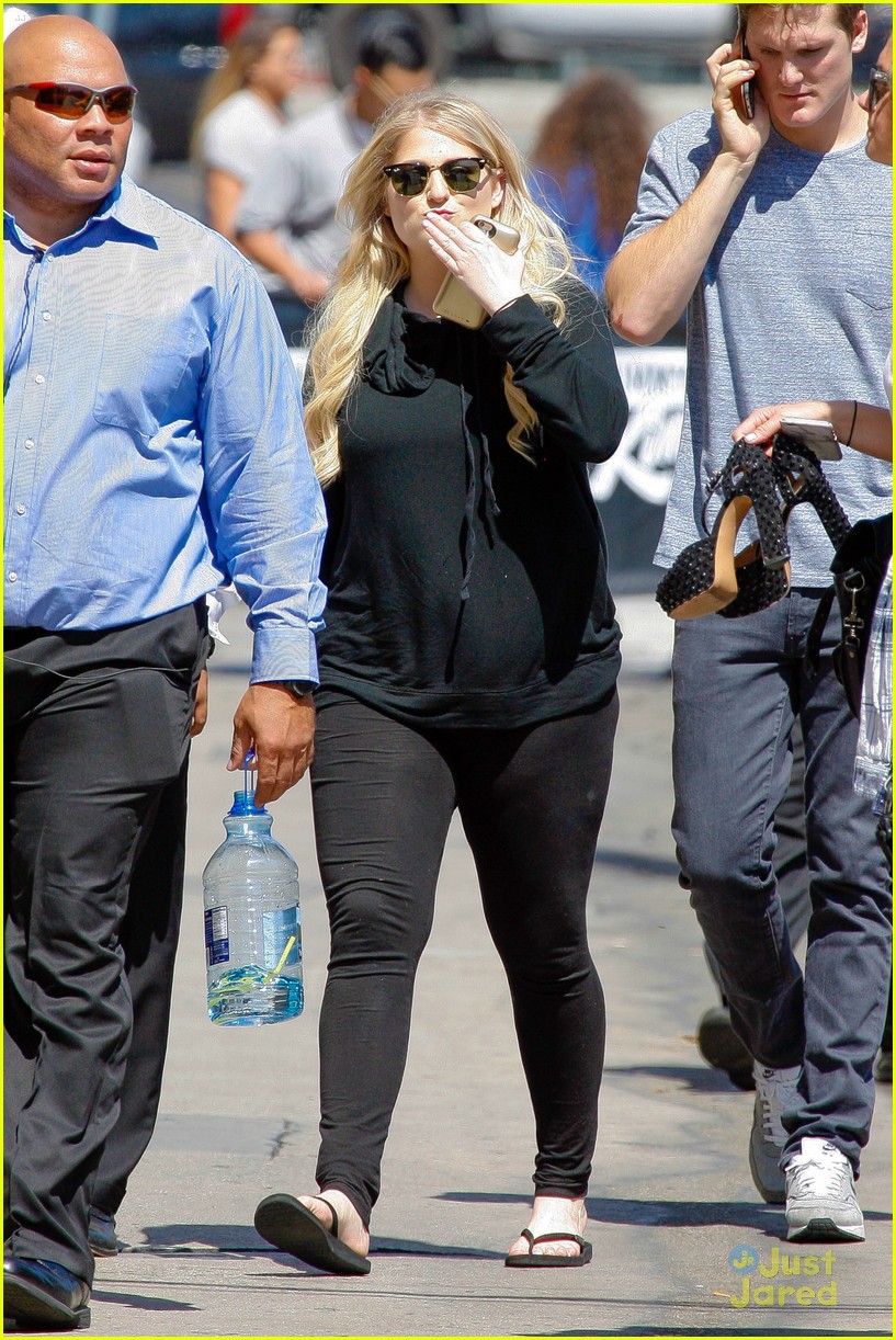 Meghan Trainor Is The New Face of Skechers & Performs 'Like I'm Gonna ...