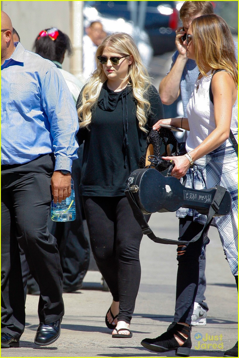 Meghan Trainor Is The New Face of Skechers & Performs 'Like I'm Gonna ...