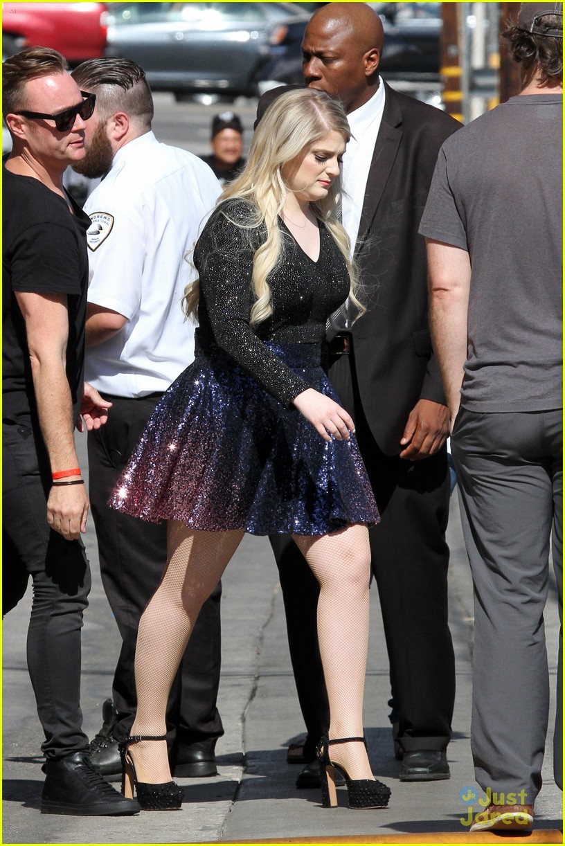 Meghan Trainor Is The New Face of Skechers & Performs 'Like I'm Gonna ...