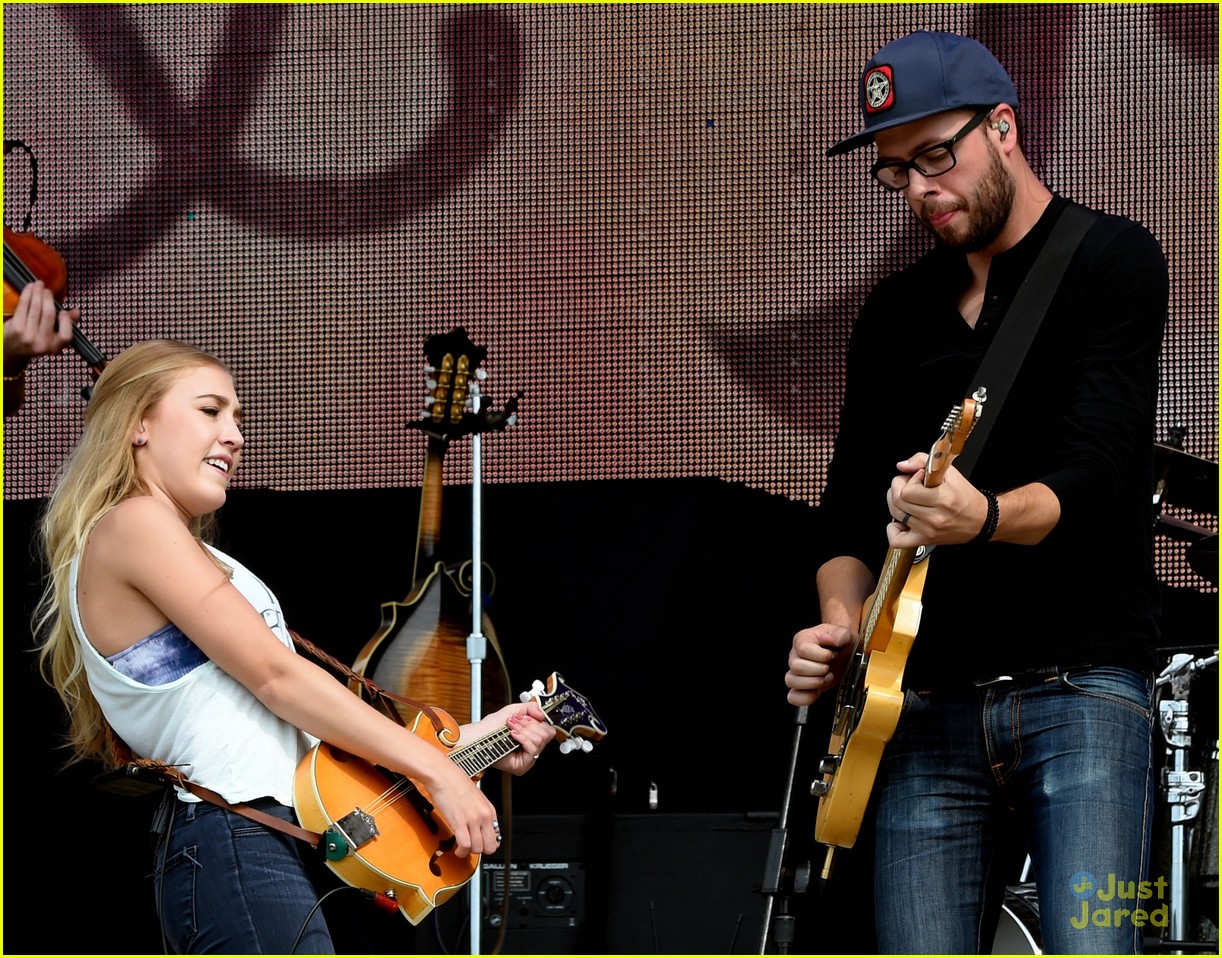 Full Sized Photo of maddie tae country thunder festival brickyard 500 ...
