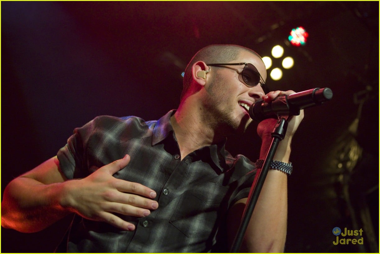 Nick Jonas Lights London On Fire At O2 Academy - See Concert Pics ...