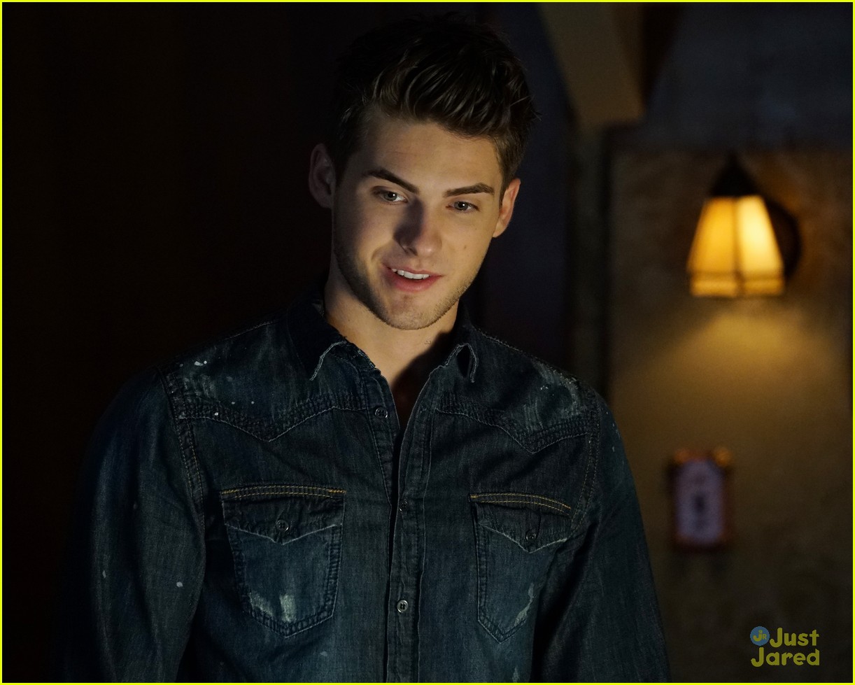 Charles is Coming Home on 'Pretty Little Liars' | Photo 841168 - Photo ...