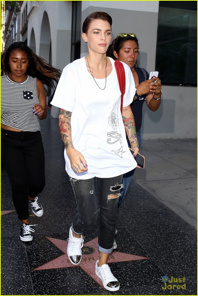 Justin Bieber Grabs Dinner With Orange is the New Black's Ruby Rose ...