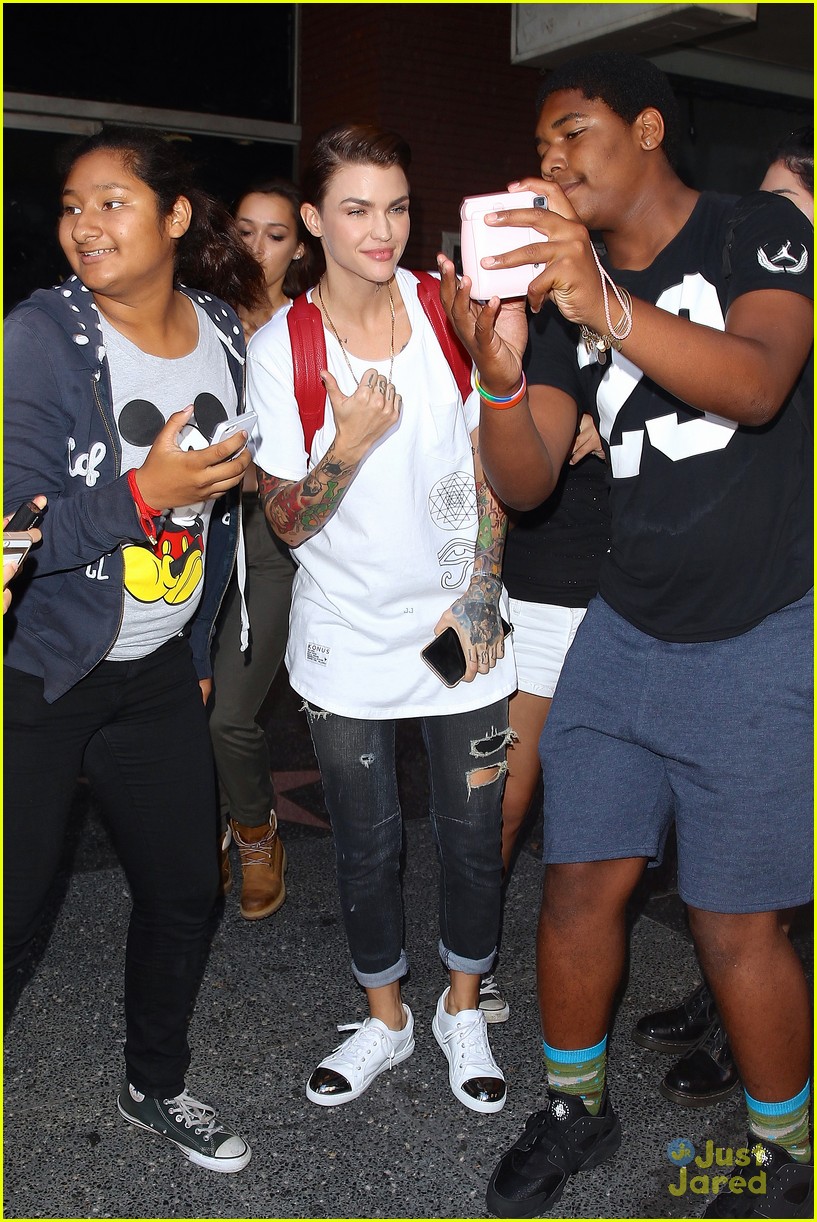 Justin Bieber Grabs Dinner With Orange is the New Black's Ruby Rose ...