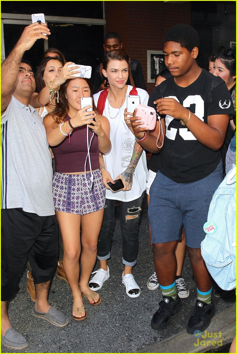 Justin Bieber Grabs Dinner With Orange is the New Black's Ruby Rose ...