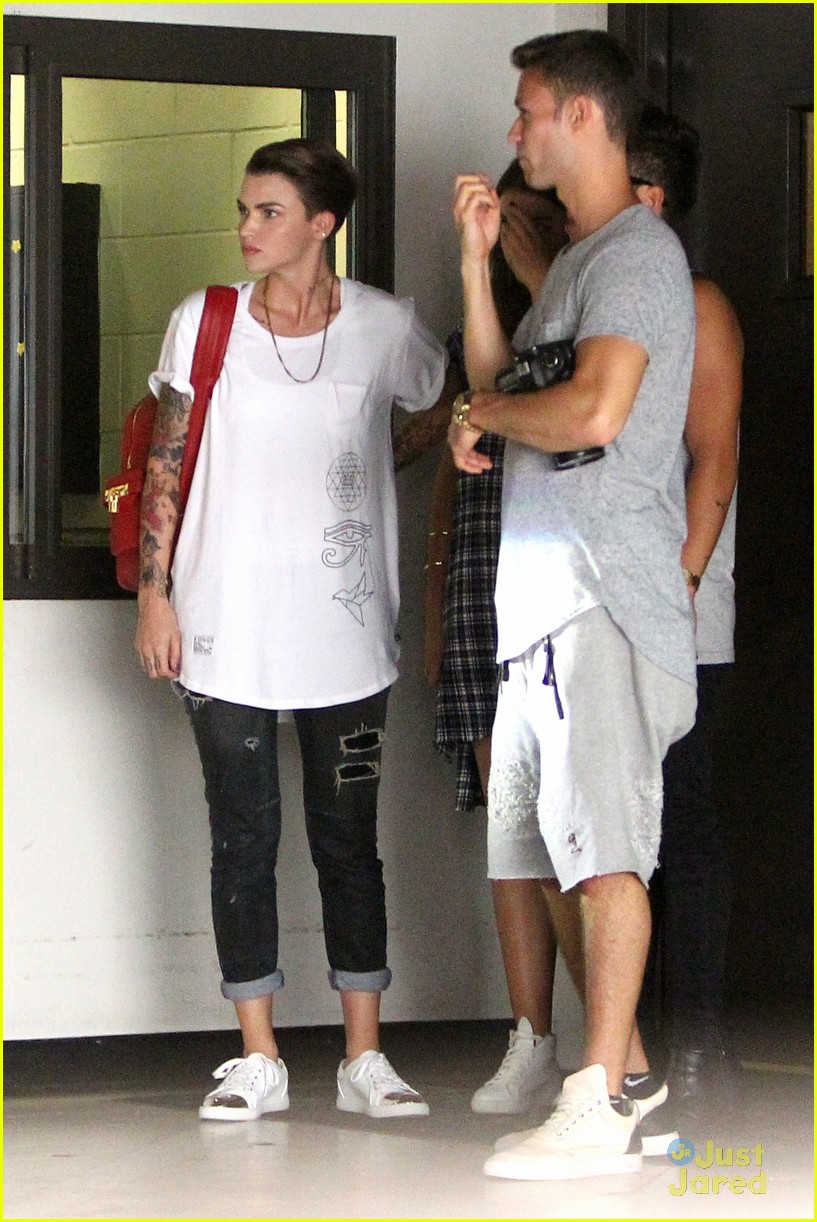 Justin Bieber Grabs Dinner With Orange is the New Black's Ruby Rose ...