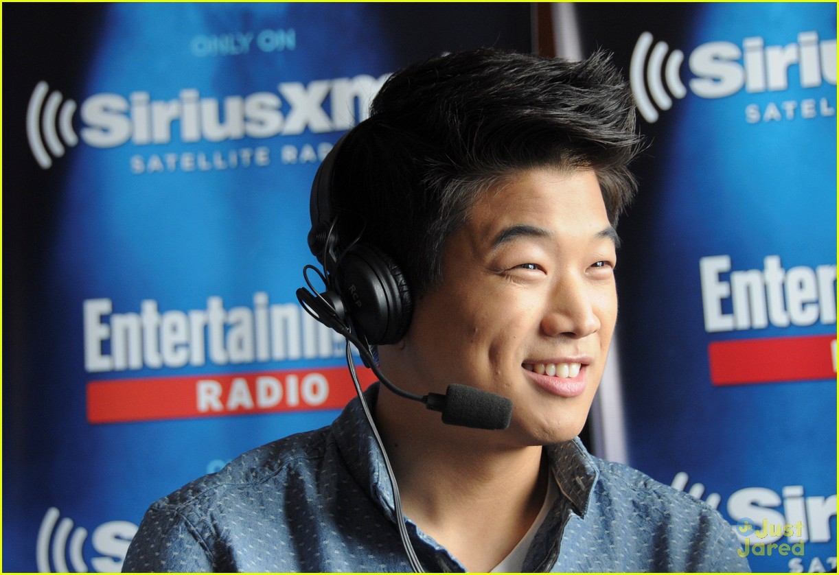 Dylan O'Brien & Tyler Posey Make It A Guys Night At EW's Comic-Con ...