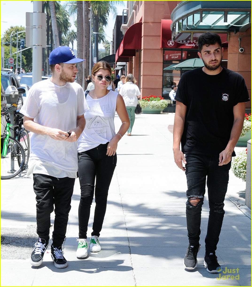 Sofia Richie Goes Greek For Froyo Run | Photo 833358 - Photo Gallery ...