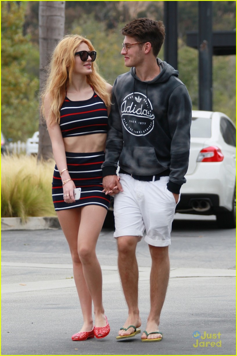 Bella Thorne & Gregg Sulkin Hold Hands While Shopping in Malibu | Photo ...