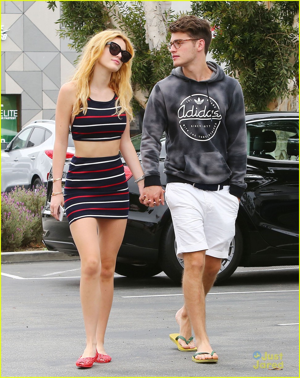 Bella Thorne & Gregg Sulkin Hold Hands While Shopping in Malibu | Photo ...