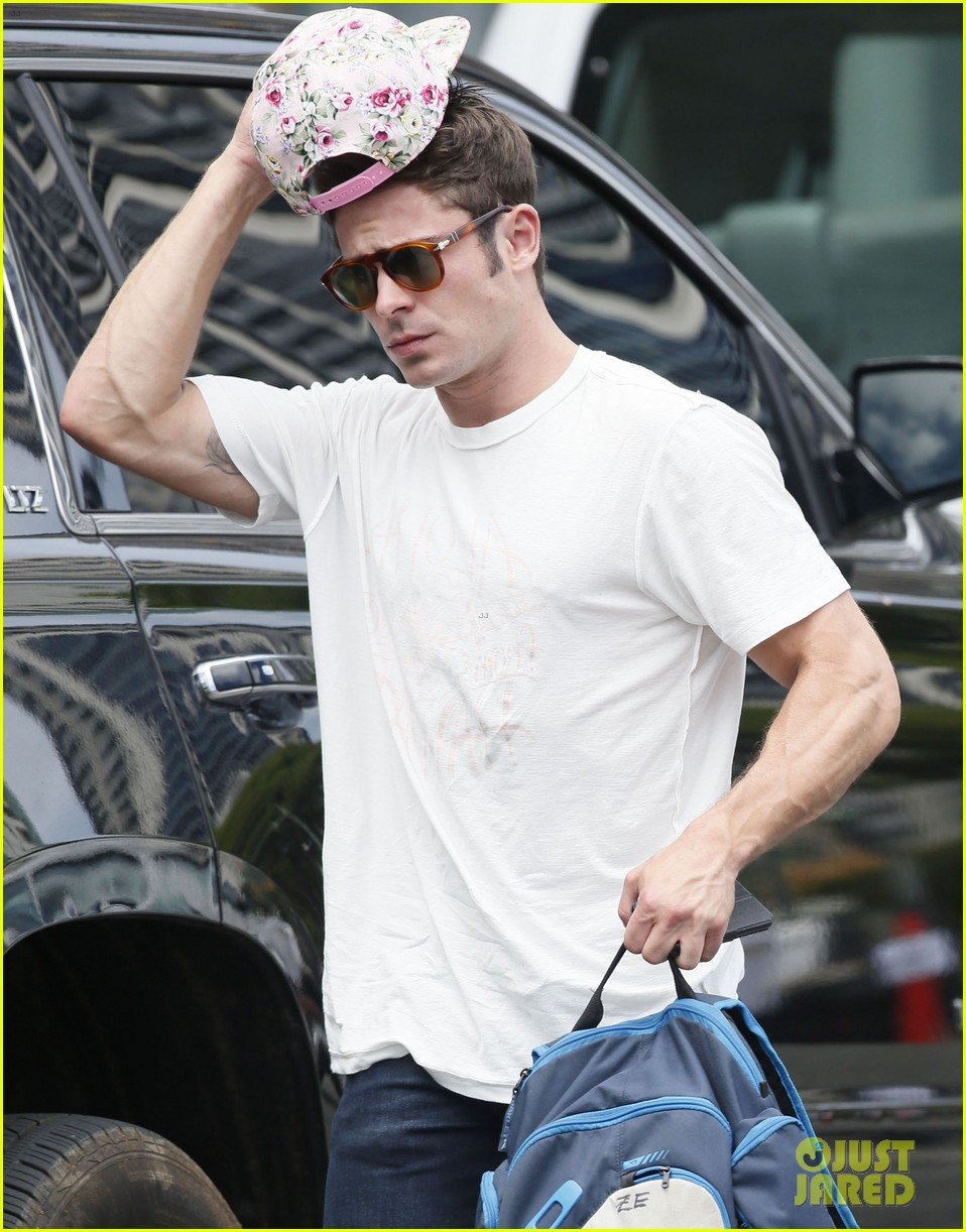 Zac Efron is Back in Hawaii for 'Mike & Dave Need Wedding Dates ...
