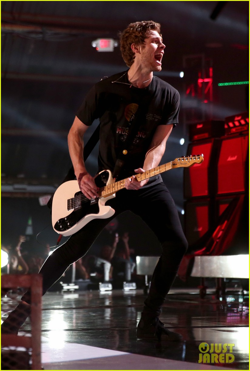5 Seconds of Summer Rock the 'Vevo Certified Live' Stage! | Photo ...