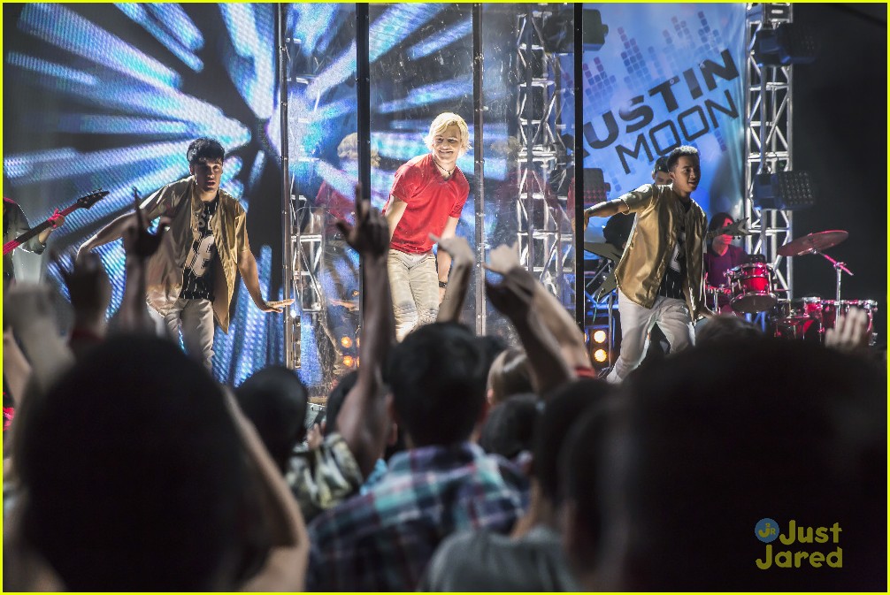 Austin Gets Stuck Inside A Box For His Comeback Concert on 'Austin ...