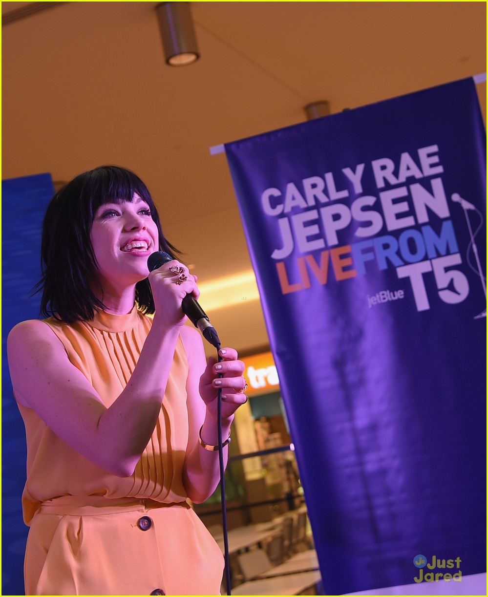 Full Sized Photo of carly rae jepsen emotion today fallon jetblue ...