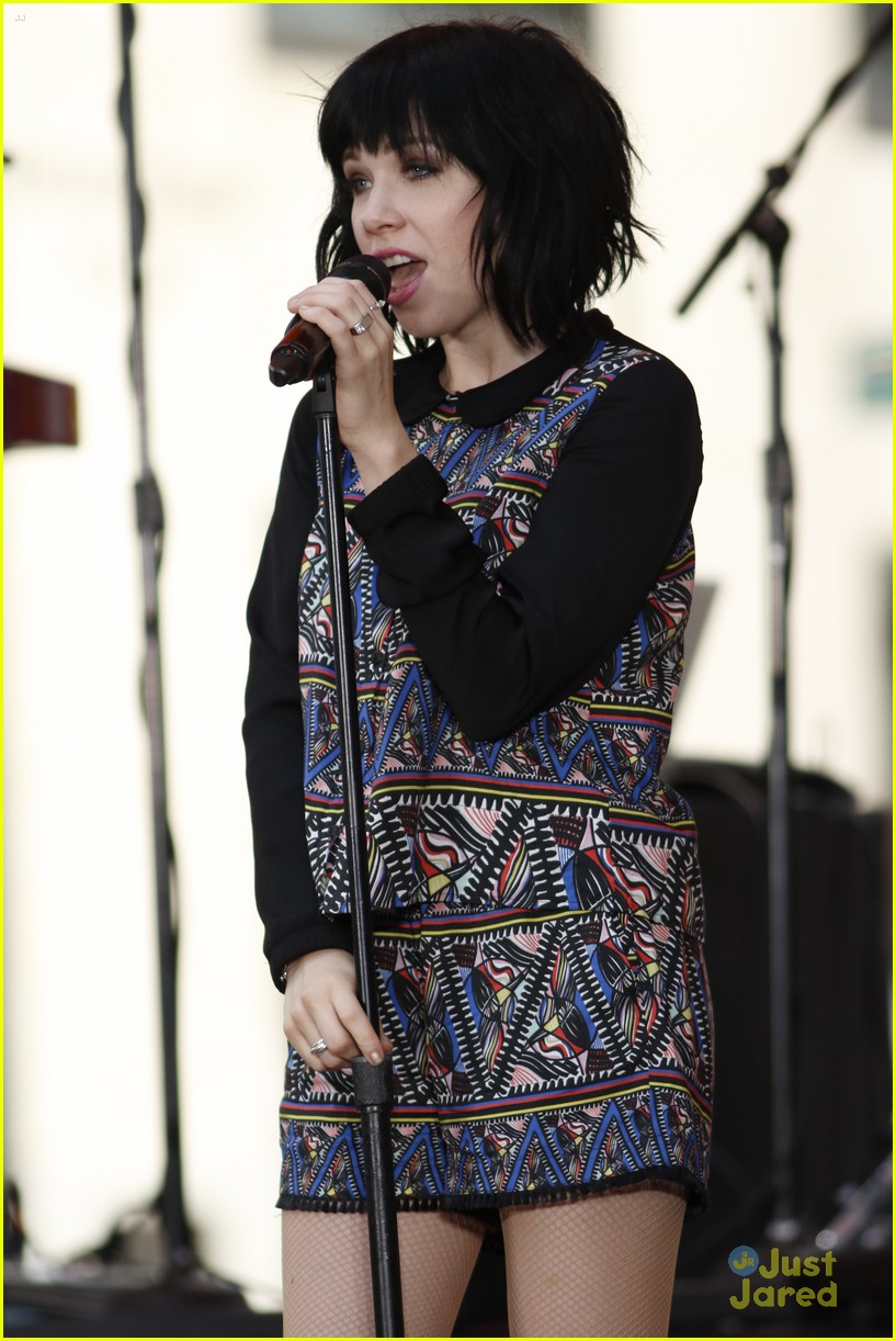 Carly Rae Jepsen Celebrates 'Emotion' Album Debut On 'Today' - Watch ...