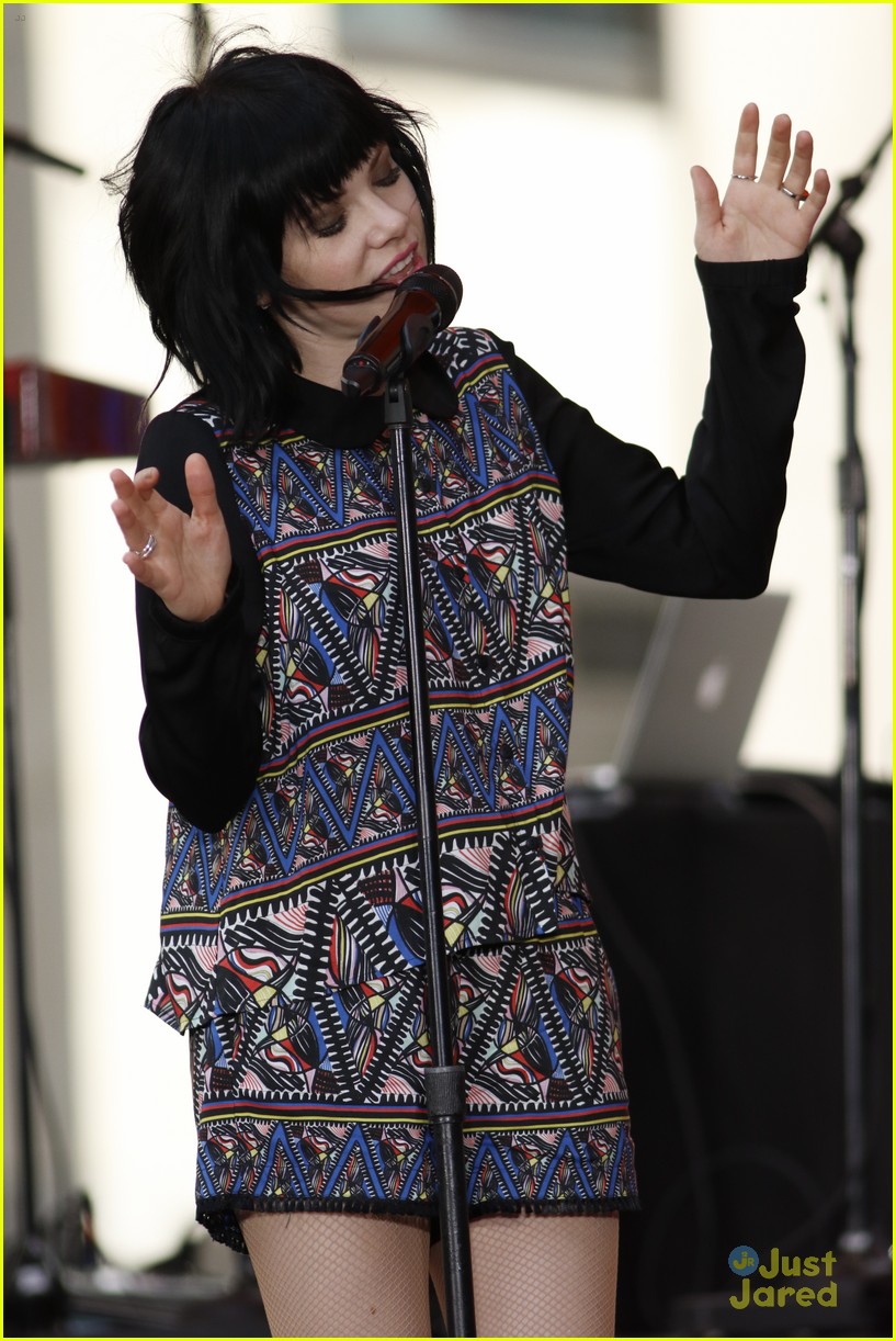 Full Sized Photo of carly rae jepsen emotion today fallon jetblue ...