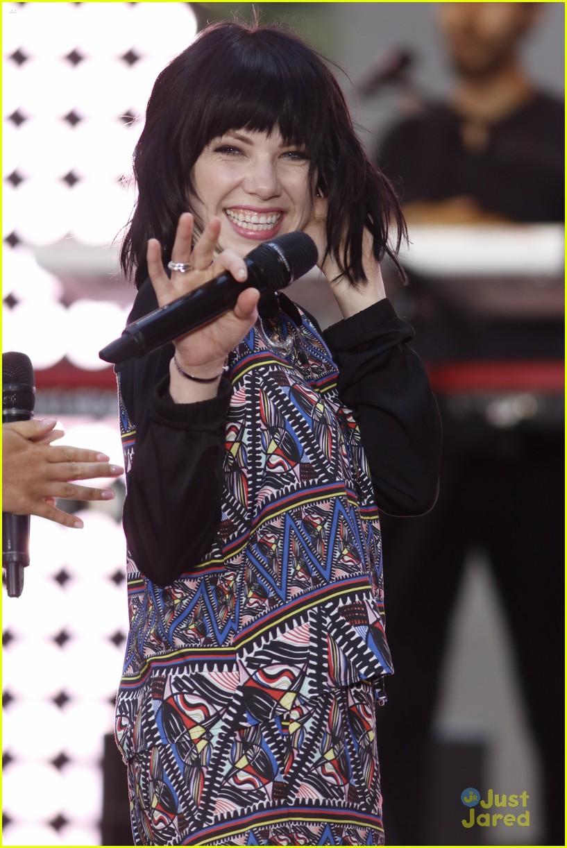 Full Sized Photo of carly rae jepsen emotion today fallon jetblue ...