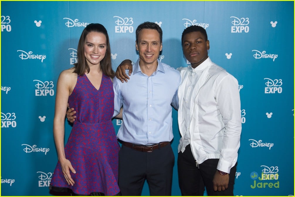 Star Wars' John Boyega & Daisy Ridley Announce Star Wars Playstation ...