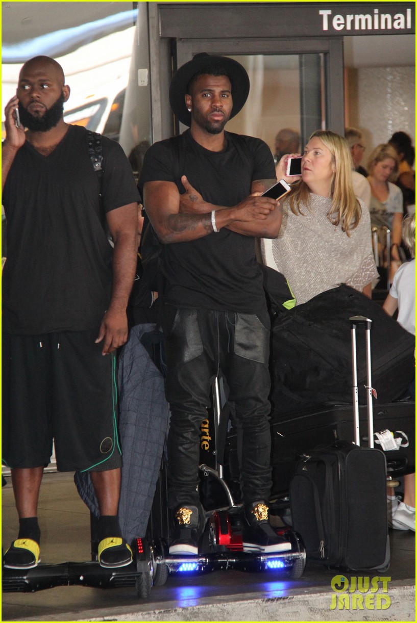 Jason Derulo Sings 'Want to Want Me' with Luke Bryan - Watch Now ...