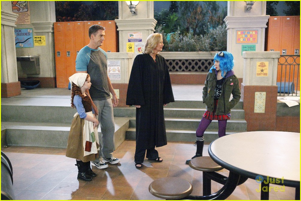 Avery Has Blue Hair, Tyler Is a Heavy Metal Rock Fan & More Weird ...