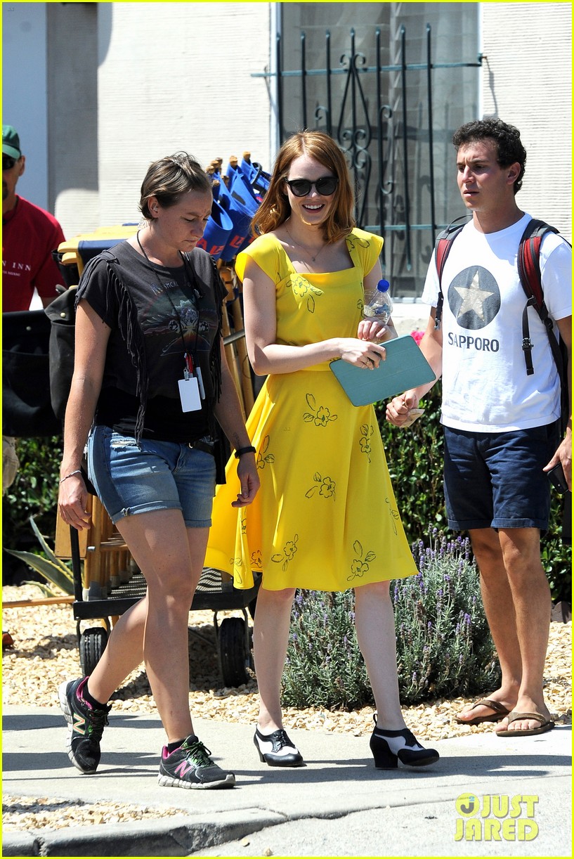 Emma Stone Wears a Lovely Yellow Dress for 'La La Land' | Photo 852855 ...