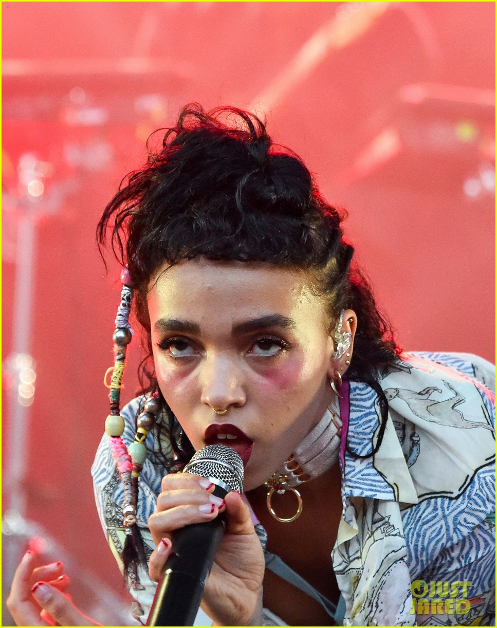 FKA twigs: My Dancing Is a 'Bit More Abstract' Than Twerking | Photo ...