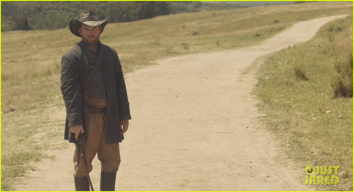 Hailee Steinfeld is in Serious Danger in New 'The Keeping Room' Trailer ...