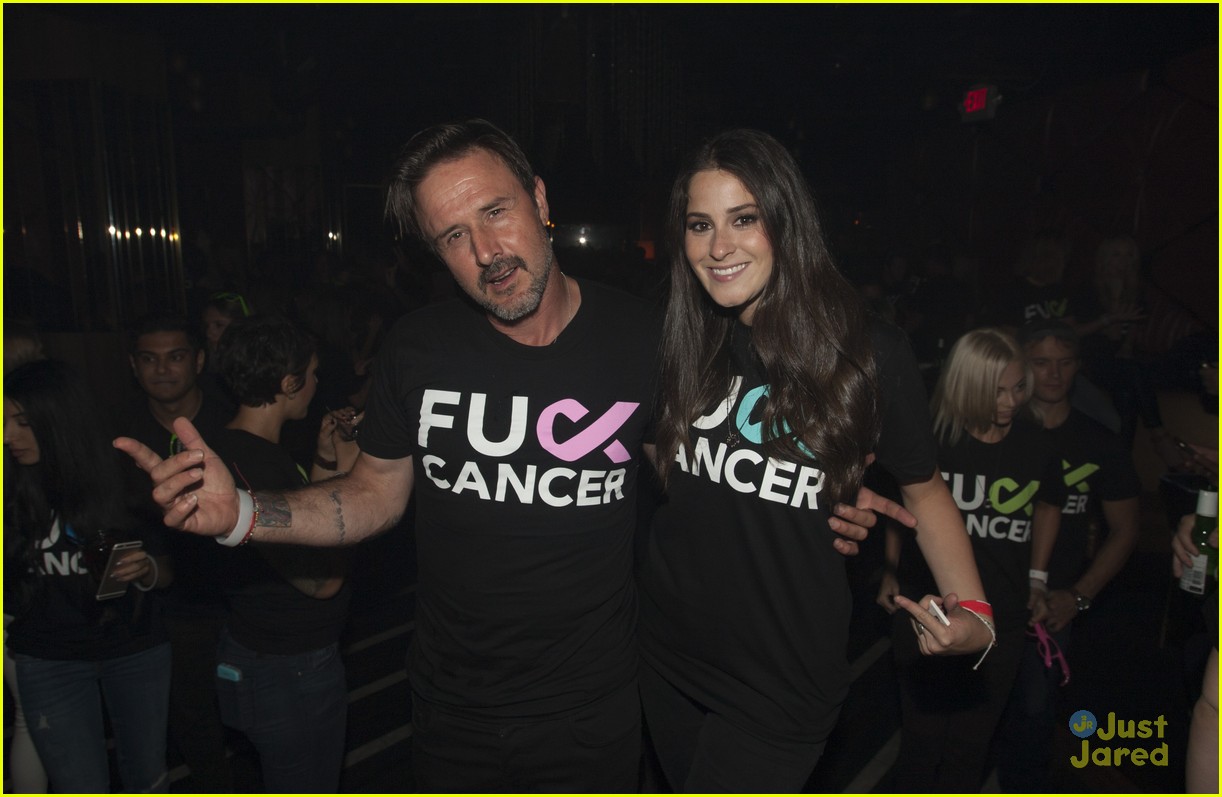 Italia Ricci & Jonathan Bennett Step Out For FCancer Benefit | Photo ...